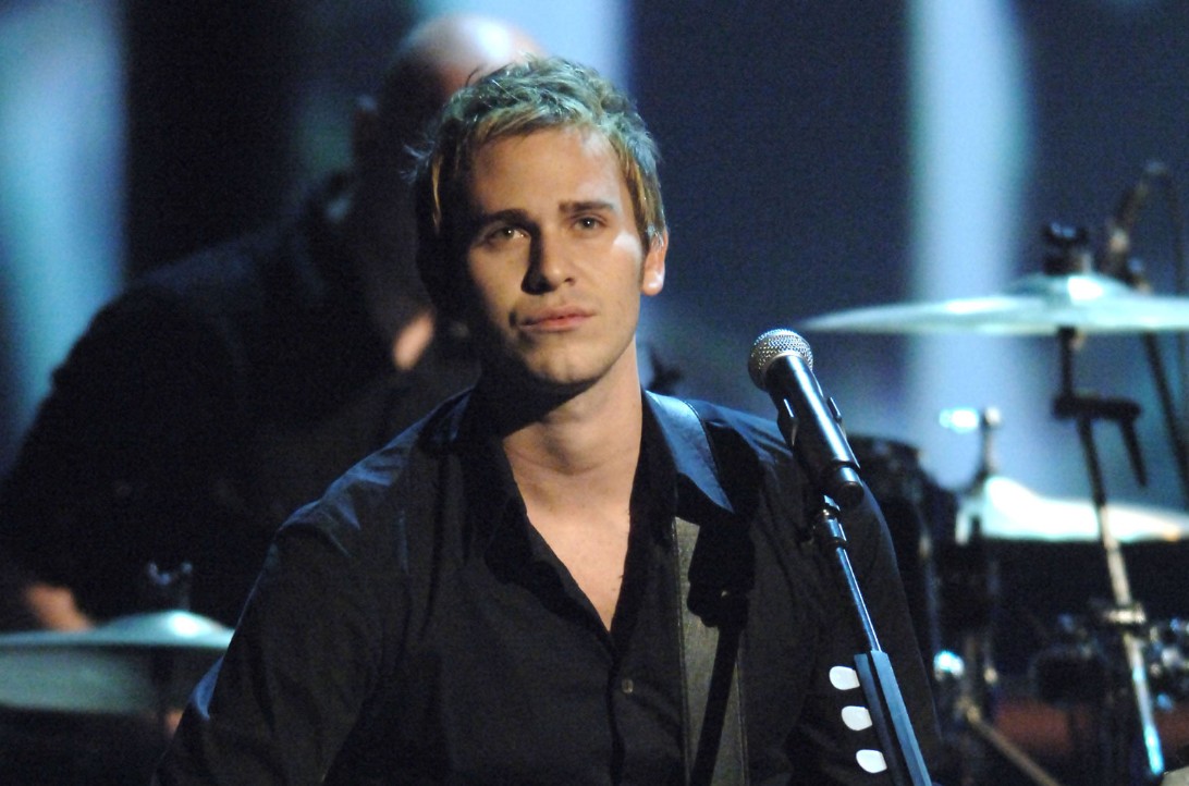 News: ‘Hanging By a Moment’ Is the Ultimate Minivan Rock Song — And ...